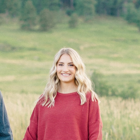 Kayla's Closet (@kaylascud) | Poshmark